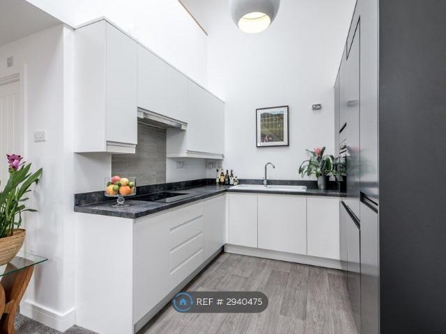 Counting House Mews, Luton LU1, 2 bed maisonette to rent, £1,250 pcm | PrimeLocation