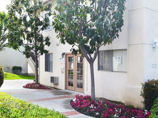 Country Club Apartments 1 Bedroom Apartment for Rent at 1374 5th Ave, Upland, CA 91786