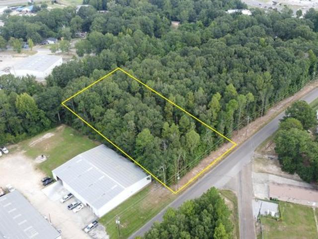 Country Club Dr, Hattiesburg, MS 39401