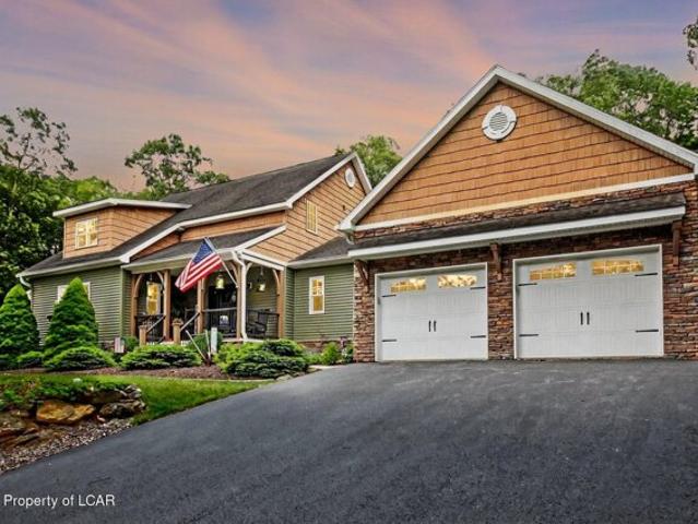 Country Club Dr, Hazleton, Home For Sale