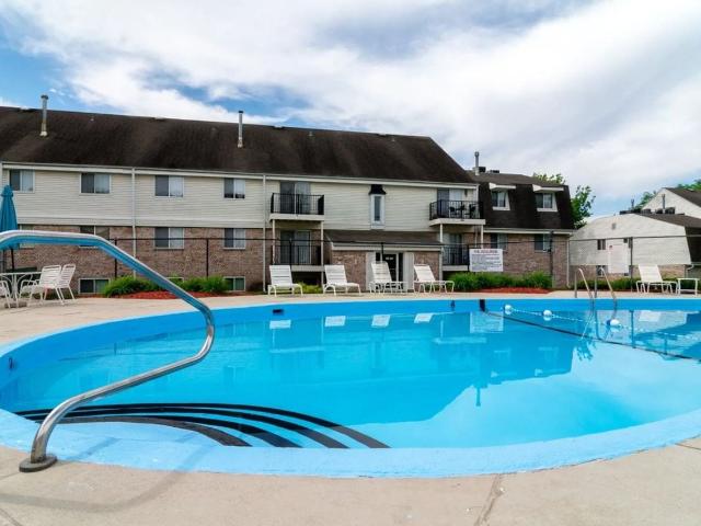 Country Club Lincoln 2 Bedroom Apartment for Rent at 2800 Woods Blvd, Lincoln, NE 68502 Country Club