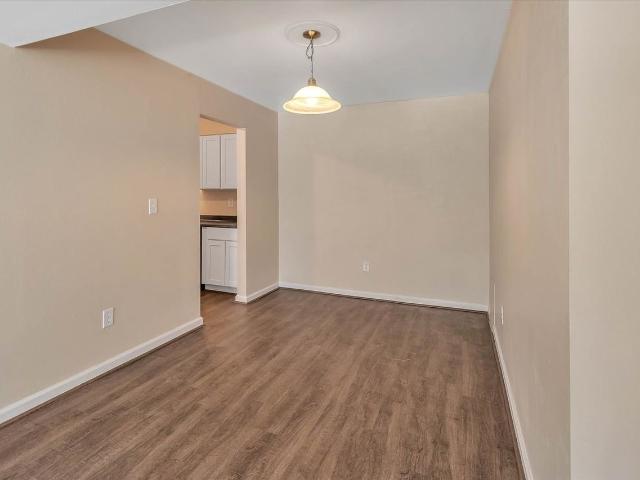 Country Club Park Apartments 2 Bedroom Apartment for Rent at 320 S Drake Rd, Kalamazoo, MI 49009