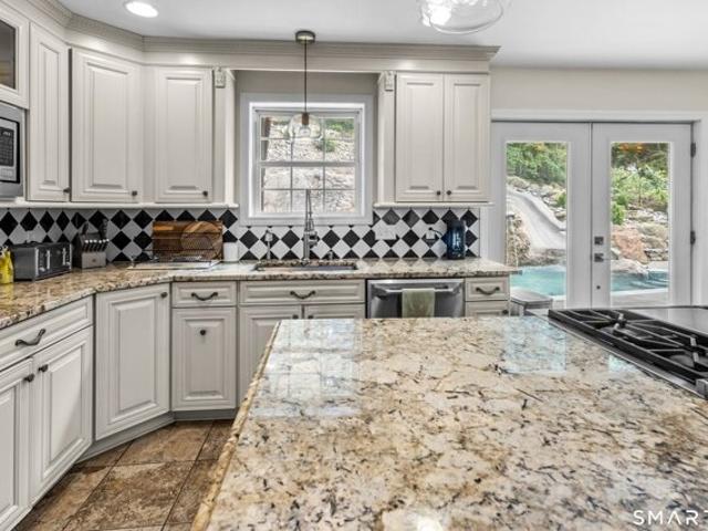 Country Club Rd, Waterbury, Home For Sale