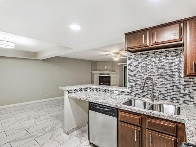 Country Club Towers 2 Bedroom Apartment for Rent at 850 East Desert Inn Road, Winchester, NV 89109 Winchester