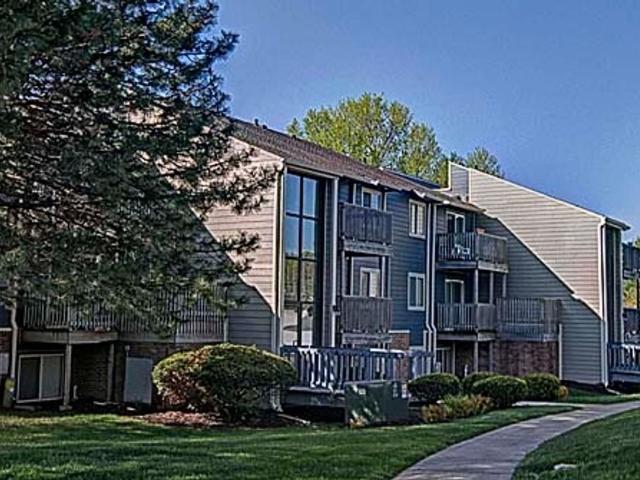 Country Club Village 2 Bedroom Apartment for Rent at 5344 S 99th St, Omaha, NE 68127