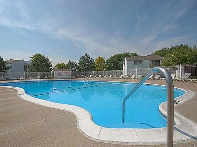 Country Club Village Studio Apartment for Rent at 5344 S 99th St, Omaha, NE 68127