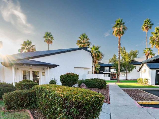 Country Creek Apartments 1 Bedroom Apartment for Rent at 7111 N 75th Ave, Glendale, AZ 85303