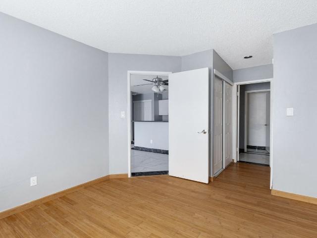 Country Creek Apartments 2 Bedroom Apartment for Rent at 7111 N 75th Ave, Glendale, AZ 85303