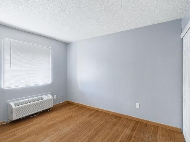 Country Creek Apartments 2 Bedroom Apartment for Rent at 7111 N 75th Ave, Glendale, AZ 85303