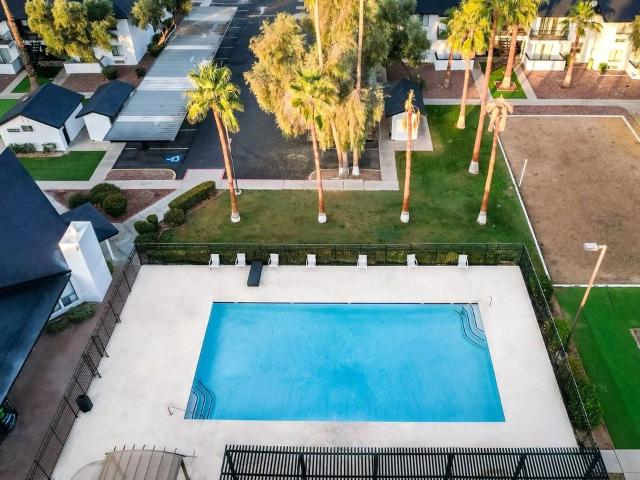 Country Creek Apartments 2 Bedroom Apartment for Rent at 7111 N 75th Ave, Glendale, AZ 85303
