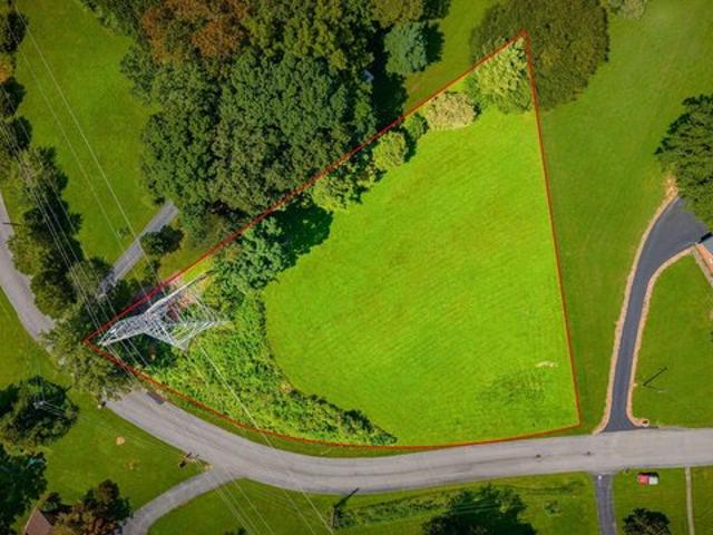 Country Dr, Kingsport, TN 37664