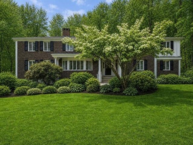 Country Dr, Weston, Home For Sale