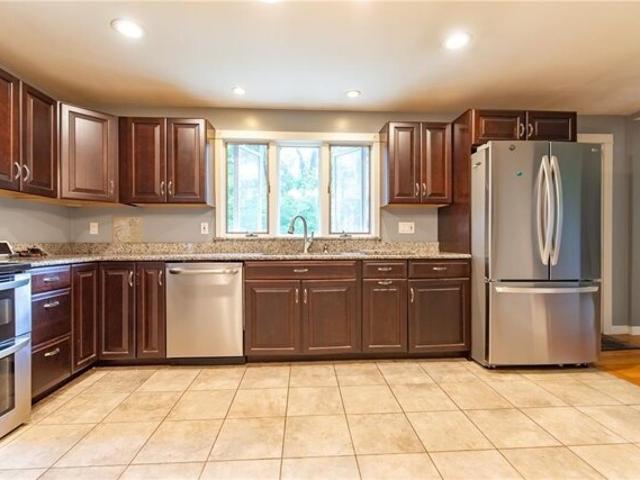 Country Hill Rd, Cumberland, Home For Sale