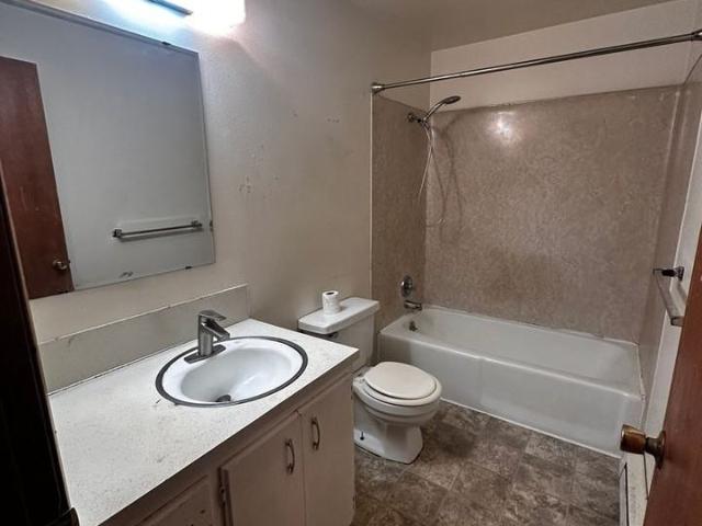Country Squire Apartments 10833 2 Bedroom Apartment for Rent at 10833 10833 & 10835 SE 200th Street, Kent, WA 98031 East Hill Meridian