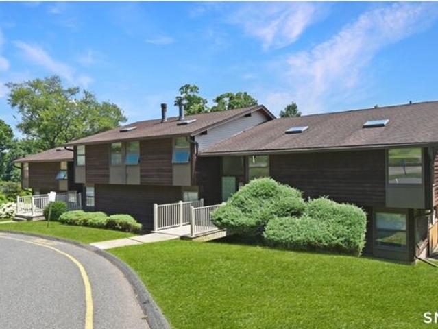 Country Squire Dr Unit B, Cromwell, Condo For Sale