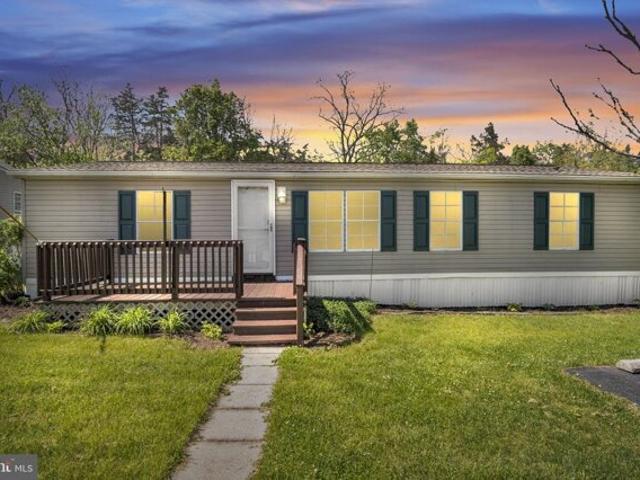 Country View Ct, East Berlin, Property For Sale