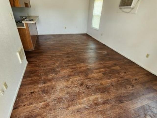 Countryside Apartments 2 Bedroom Apartment for Rent at 550 Hospital Blvd, Floresville, TX 78114