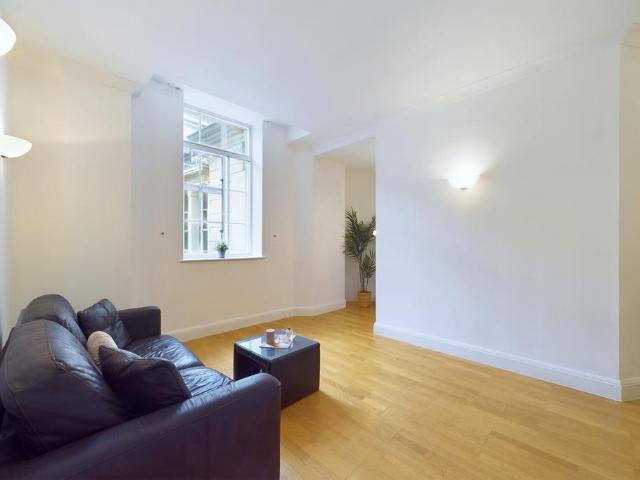 County Hall Apartments, Belvedere. 2 bed apartment to rent £3,700 pcm £854 pw