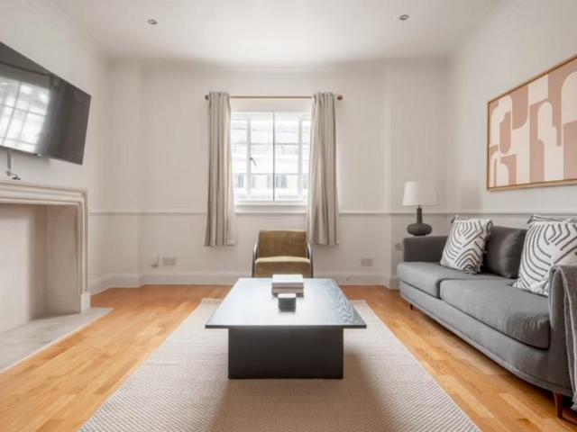 County Hall, Southbank, London SE1 2 bed apartment to rent £4,000 pcm £923 pw