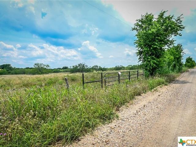 County Road 447, Waelder, TX 78959