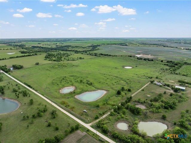 County Road 462, Lott, TX 76656