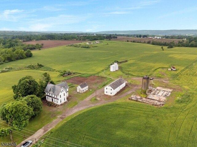 County Road,alexandria Township, Farm House For