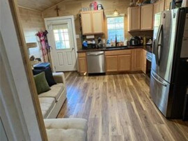 County Road,de Leon, Farm House For