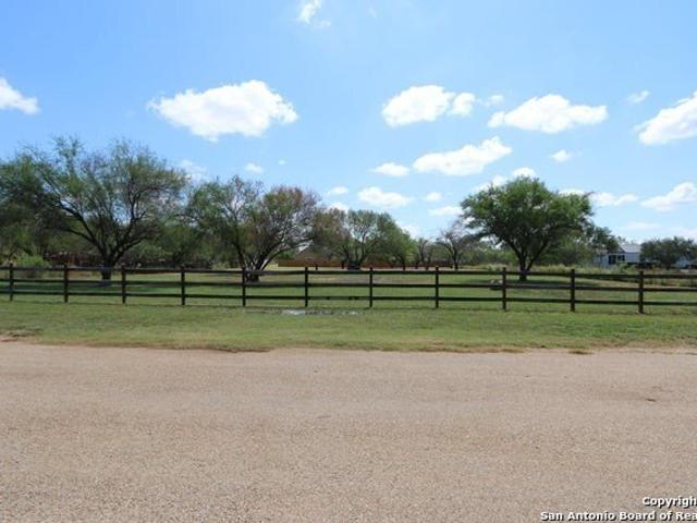 County Road Lot,devine, Plot For Sale
