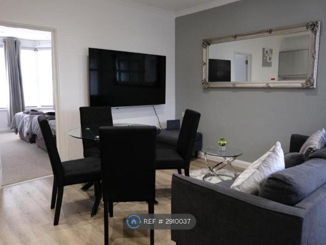 County Road, Swindon SN1, 2 bed flat to rent, £1,500 pcm | PrimeLocation