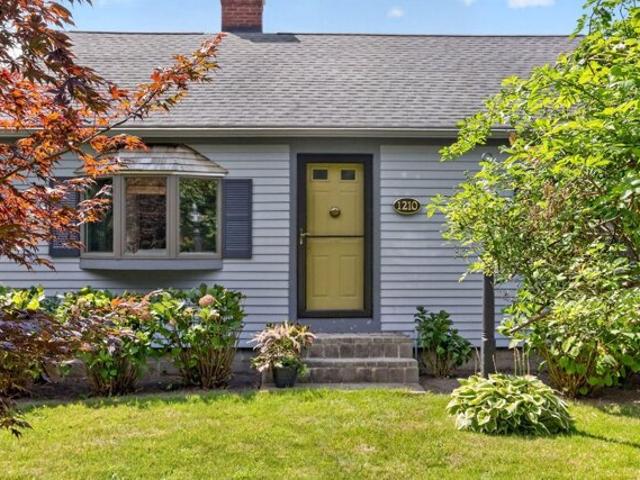 County Rd, Cataumet, Home For Sale