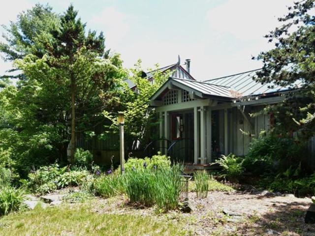 County Rd, Becket, Home For Sale