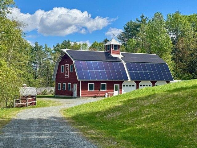 County Rd, Hartland, Home For Sale