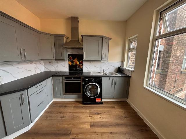 County Rd, Walton, Liverpool L4, 2 bed flat to rent, £695 pcm | PrimeLocation