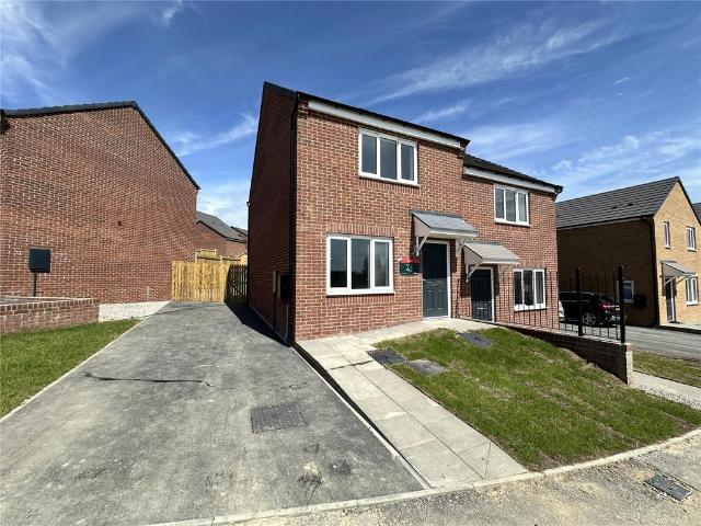 Coupler Grove, Leeds 2 bed semi detached house to rent £1,195 pcm £276 pw