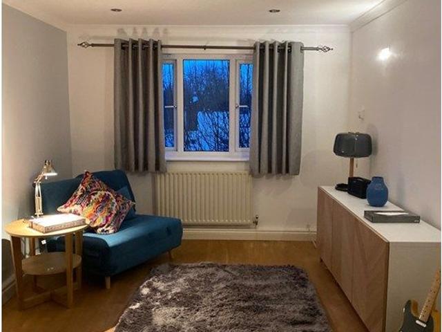 Courland Grove, London SW8, 2 bed flat to rent, £2,400 pcm | PrimeLocation