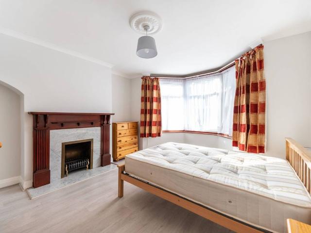 Court Way, Acton, London W3, 4 bed property to rent, £3,050 pcm | PrimeLocation