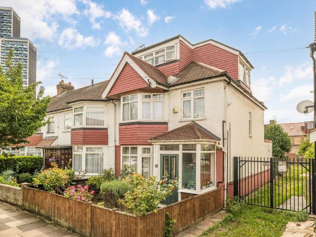Court Way, Acton W3, 4 bed semi detached house to rent, £3,000 pcm | PrimeLocation