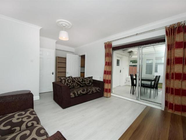 Court Way, W3 4 bed terraced house to rent £3,050 pcm £704 pw