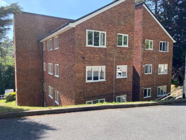 Court Bushes Road, Whyteleafe CR3, 1 bed flat to rent, £1,250 pcm | PrimeLocation
