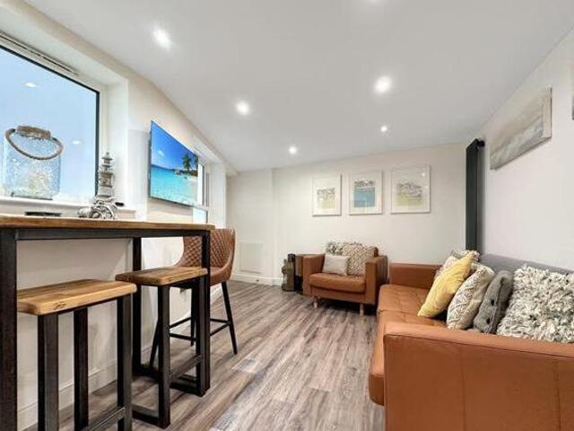 Court Cocking, St Ives, 2 Bedroom Flat