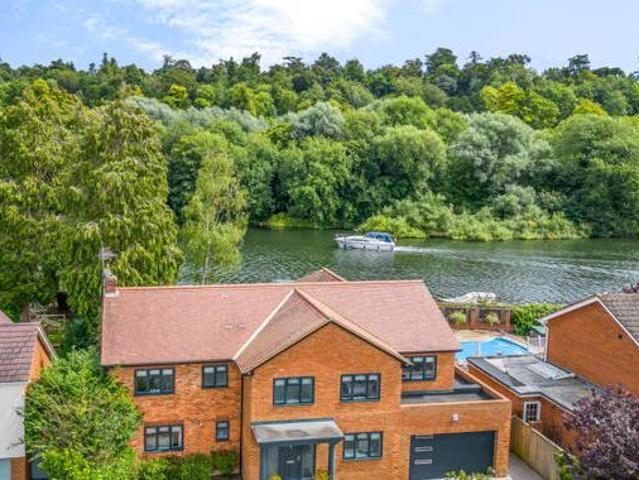 Court Drive, Maidenhead, 5 Bedroom Detached