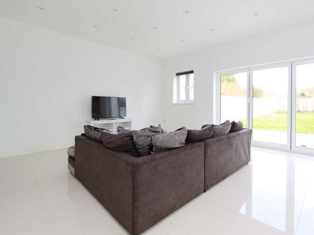 Court Farm Road, London SE9, 7 bed shared accommodation to rent, £625 pcm | PrimeLocation