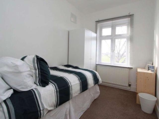 Court Farm Road, London SE9, 7 bed shared accommodation to rent, £625 pcm | PrimeLocation