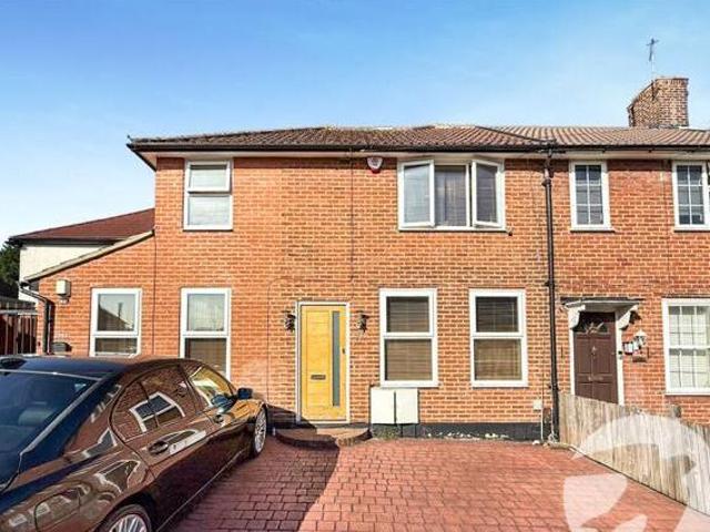 Court Farm Road, Mottingham, 2 Bedroom Flat