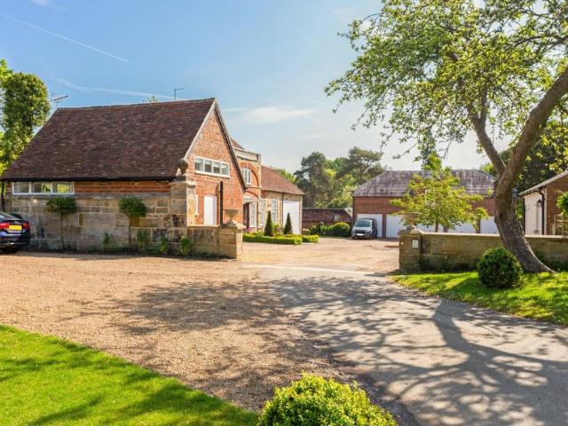Court Lodge Lamberhurst TN3 1 bed cottage to rent £1,595 pcm £368 pw