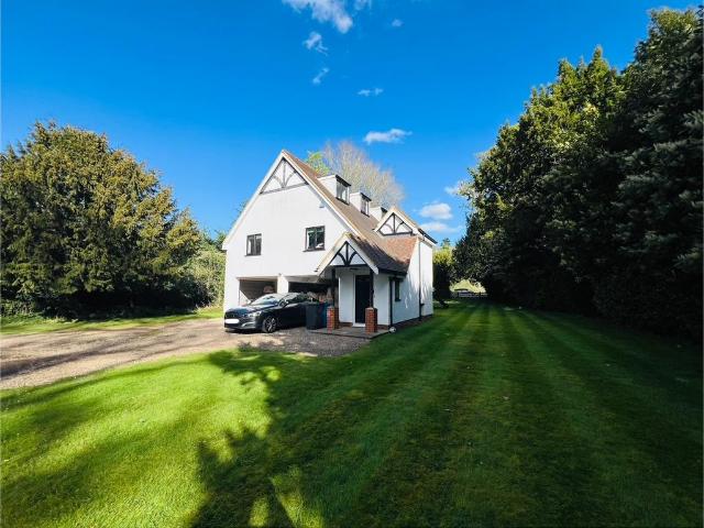 Court Road, Maidenhead 4 bed house to rent £3,250 pcm £750 pw