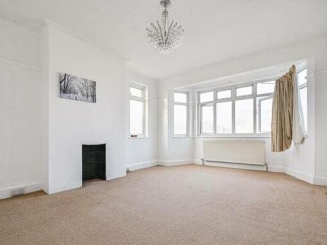 Court Road, Eltham, 2 Bedroom Flat