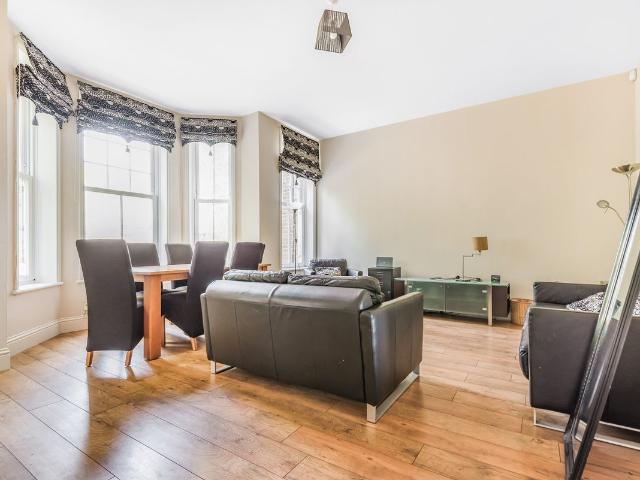 Court Road, Eltham, London SE9, 2 bed flat to rent, £2,200 pcm | PrimeLocation