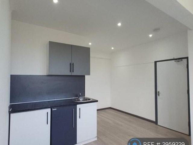 Court Road, London, SE9 Studio to rent £1,050 pcm £242 pw