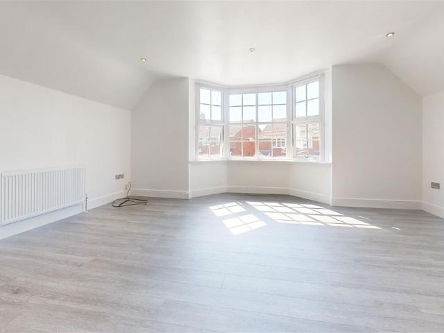 Court Road, Swanage BH19, 2 bed flat to rent, £1,150 pcm | PrimeLocation